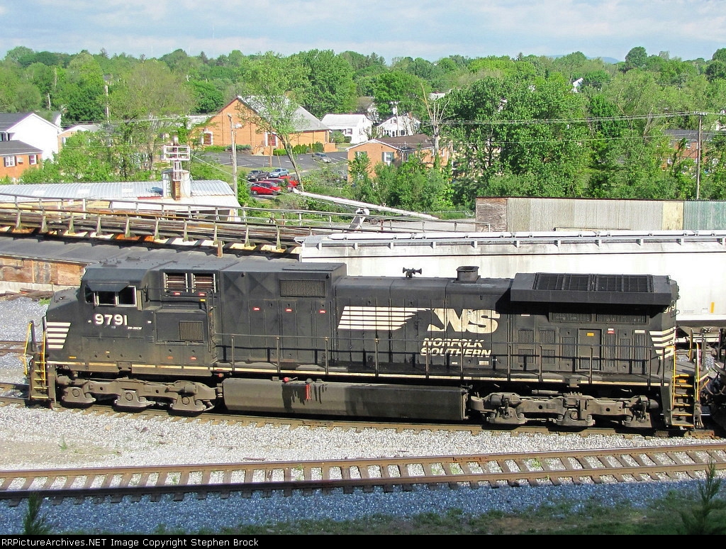 NS 9791 on the 55A grain train
